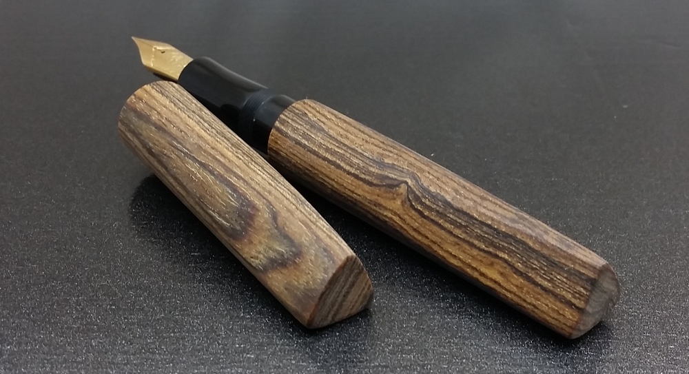 Prospector – Bacote wood and black ebonite – Medium, Long – Newton Pens